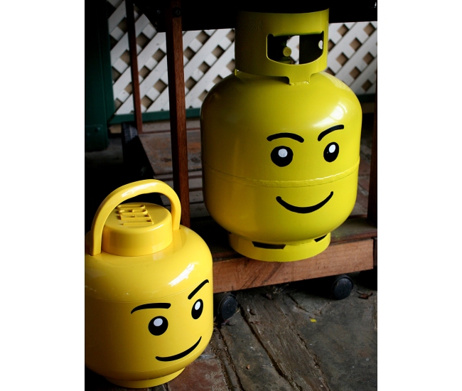 Transforma tu tanque de propano en una cabeza de LEGO con este tutorial ...